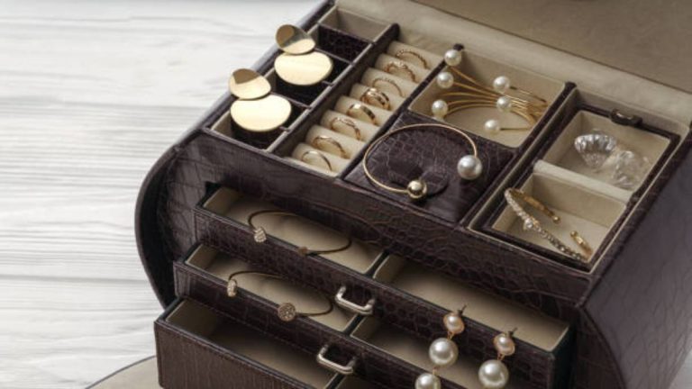 How to Pack Jewelry for Moving